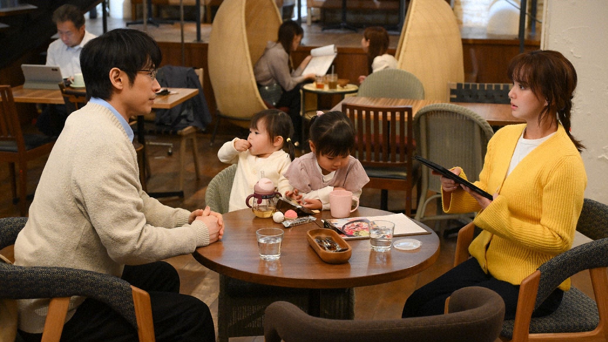 火曜ドラマ『対岸の家事』第5話。中谷から言われた「体験は親から子へ贈る武器」が忘れられない詩穂。礼子は家事を手伝わない夫がbbqではテキパキ